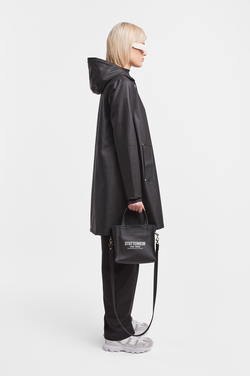 Mosebacke Lightweight Raincoat Black | STUTTERHEIM US