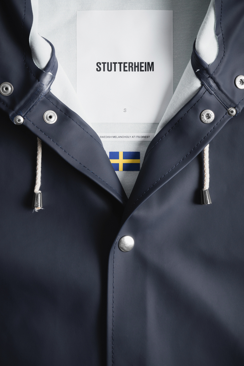 Stockholm Raincoat Navy | STUTTERHEIM US
